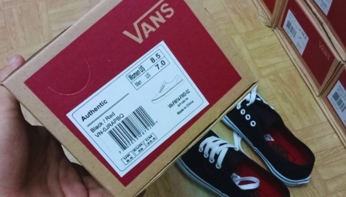 Fake Vans vs Real Vans [5 Ways to Tell the Difference]