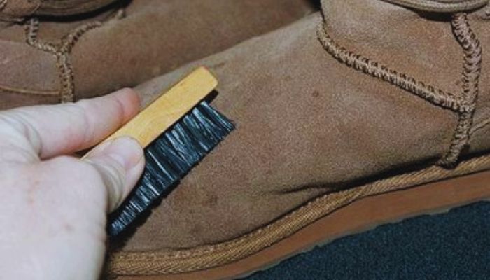 How To Clean Ugg Slippers? [A Quick & Easy Cleaning Guide]